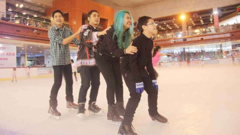 √ Ice Skating Bintaro Xchange: Aktivitas & Harga Tiket 2026