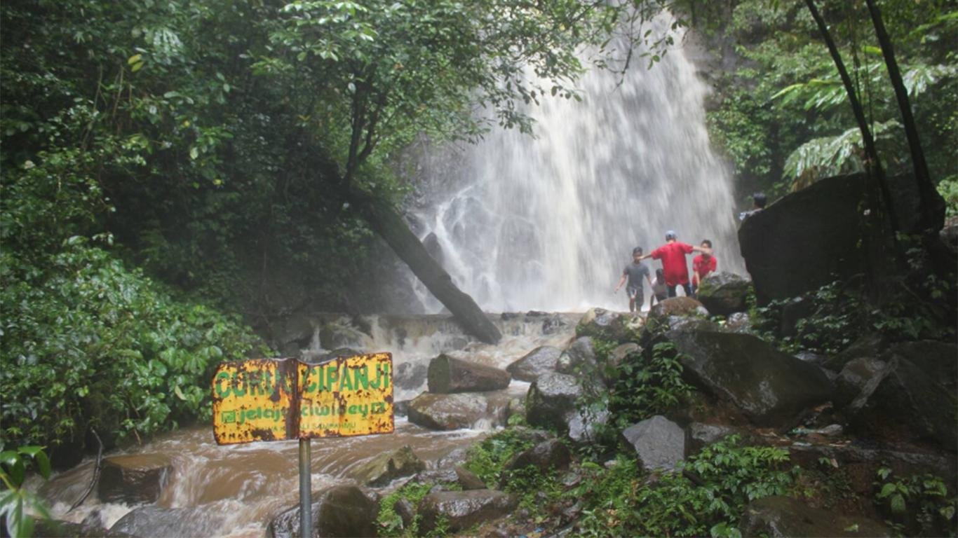 √ Curug Cipanji: Daya Tarik & Harga Tiket Masuk 2026