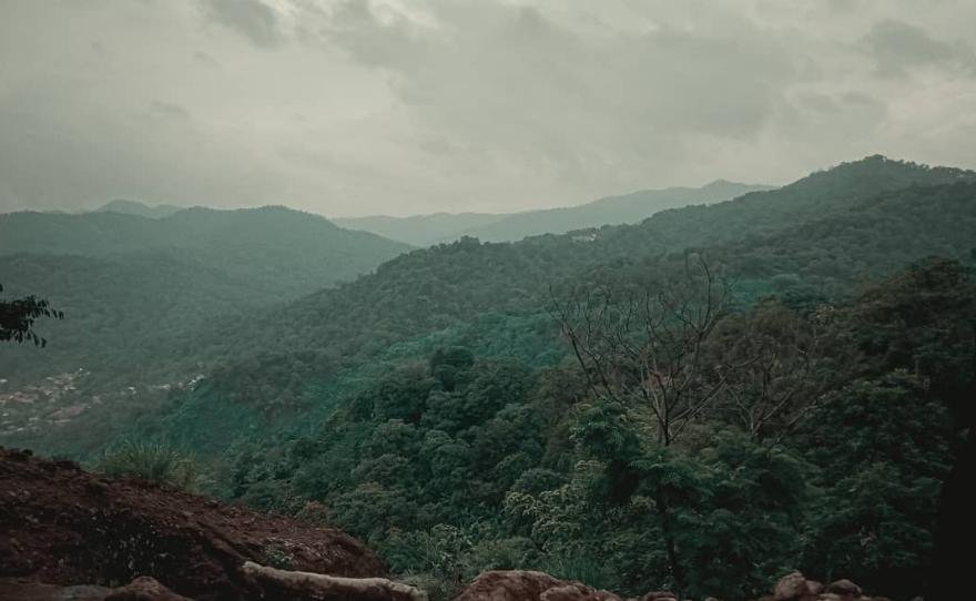 √ Gunung Munara: Keindahan, Lokasi, Harga Tiket Masuk 2026