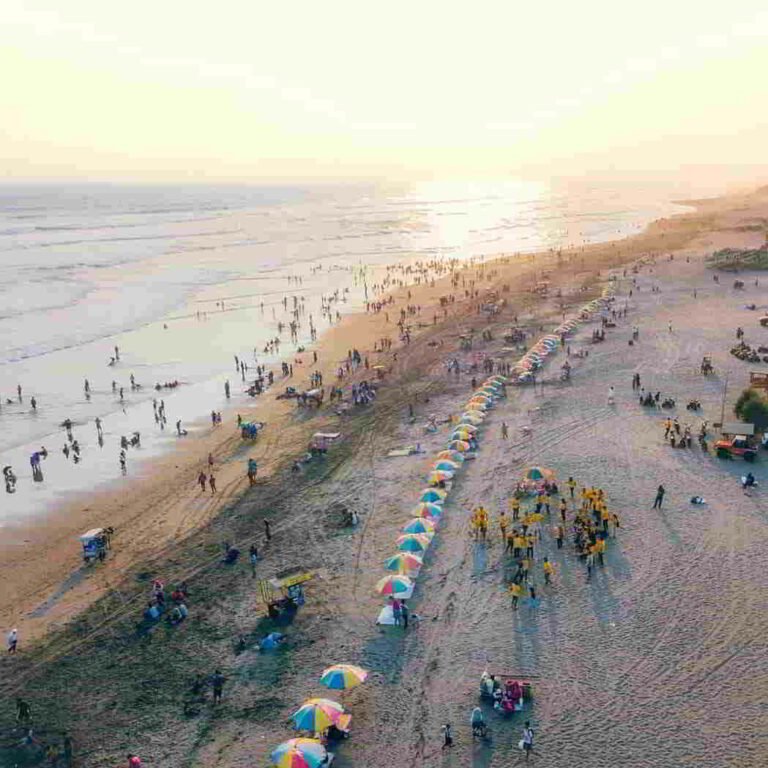 √ PANTAI PARANGTRITIS: Aktivitas & Tiket Masuk 2026